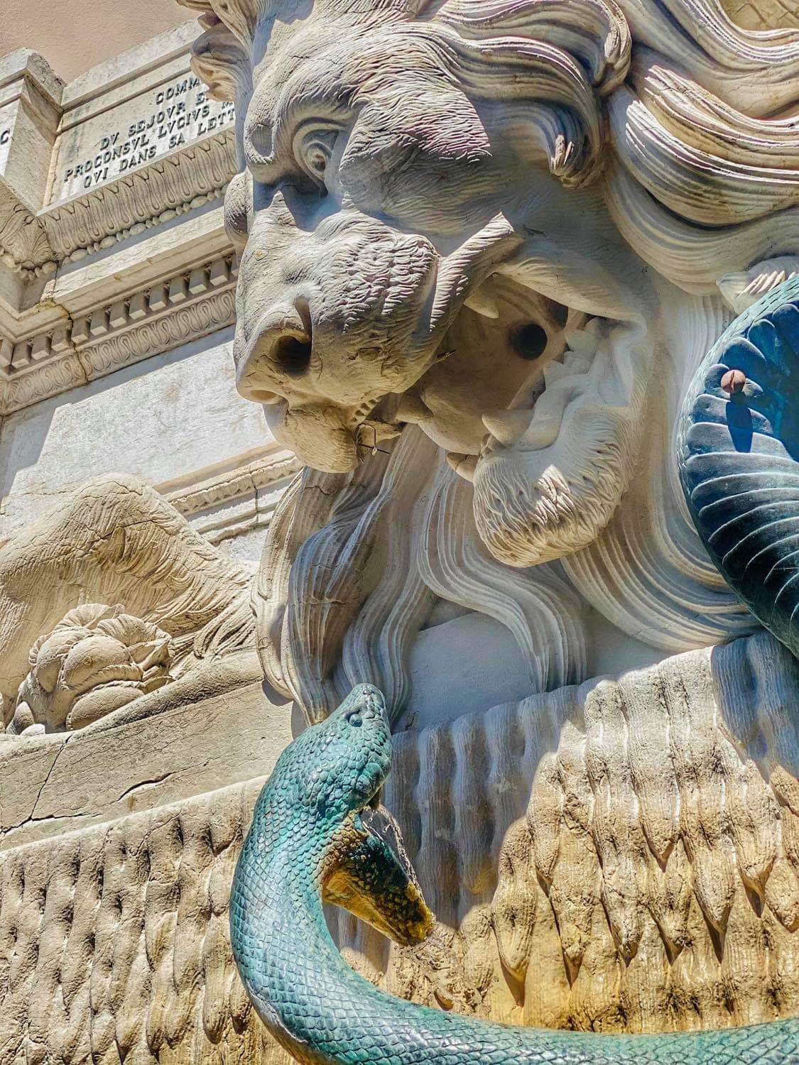 Découverte de La Fontaine au Lion - Agence le Rouge et le Noir